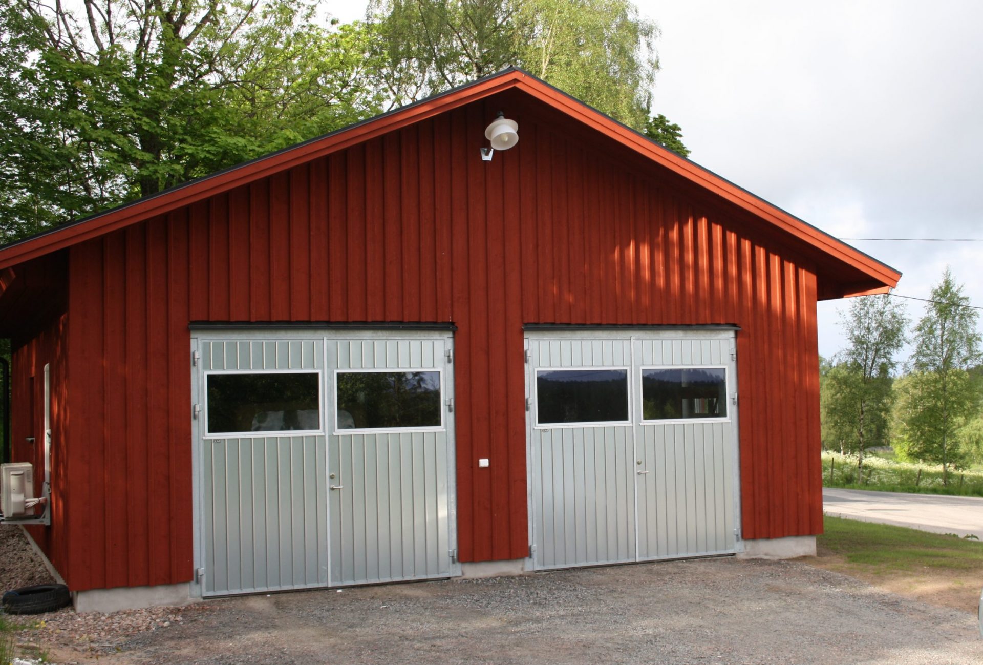 Slagportar, ståldörrar & gångportar för industri | EAB
