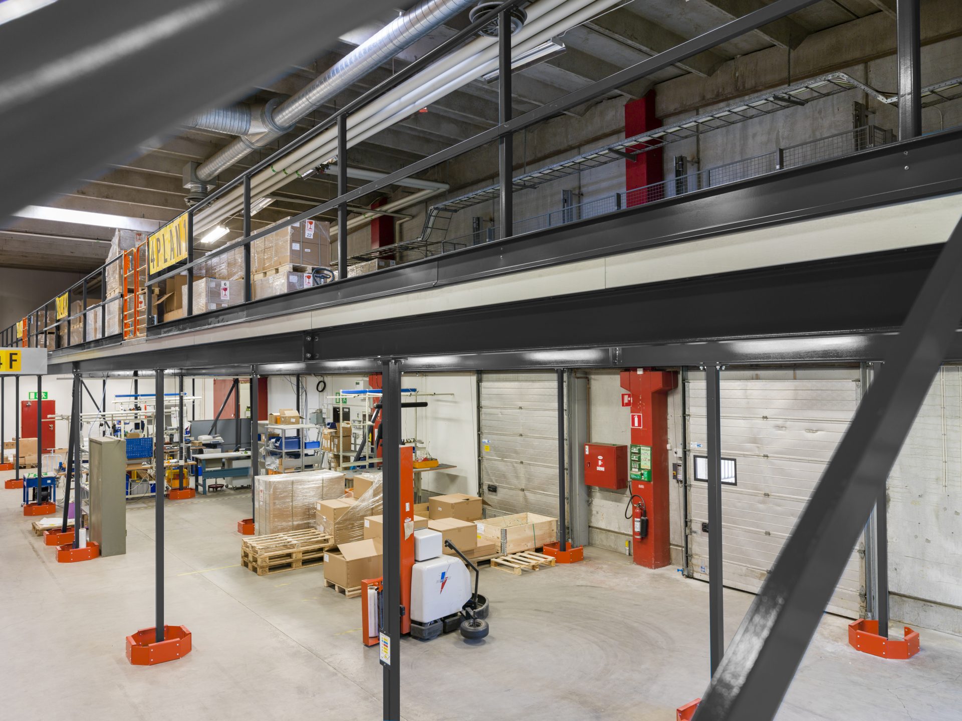 Entresol - Frigör ytor & utnyttja din lagerlokal effektivt | EAB